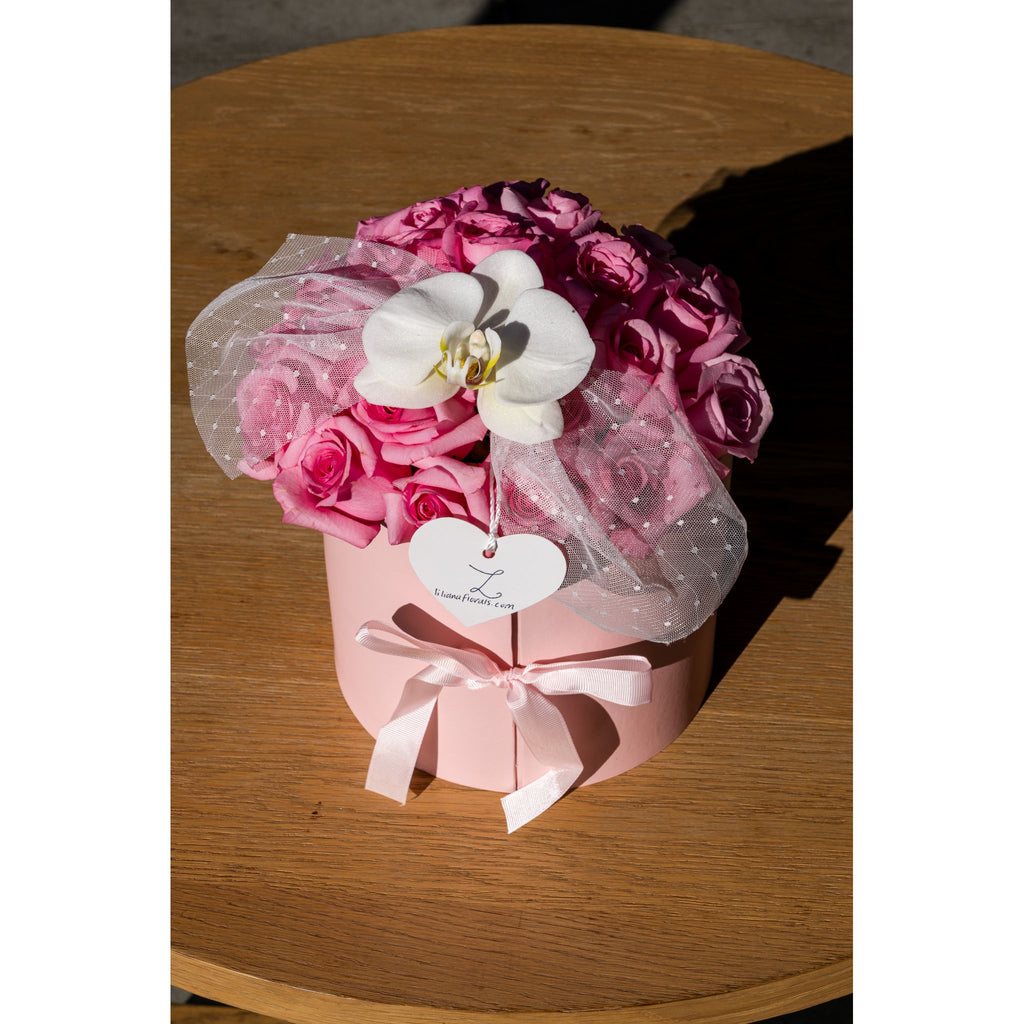 Valentine surprise Roses Box – Bonjour Patisserie
