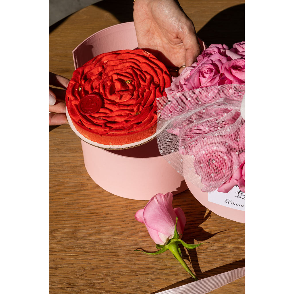 Valentine surprise Roses Box – Bonjour Patisserie